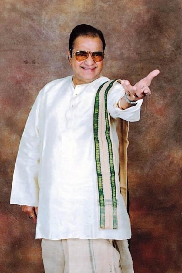 Senior NTR Unseen And Rare Photos : అన్న గుండె ఆగిన రోజు (ఫొటోలు) | Sr.NTR Death Anniversary ...